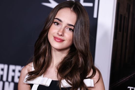 American Actress Julia Butters Arrives 2022 - Foto de stock de ...