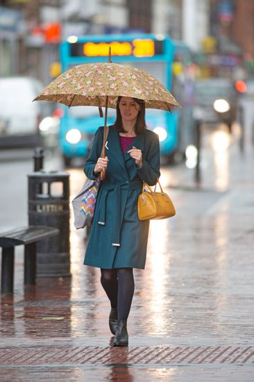 Wet Weather Tonbridge High Street Kent Editorial Stock Photo - Stock ...