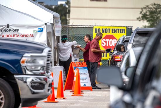 People Queue Their Cars Drop Off Editorial Stock Photo - Stock Image ...