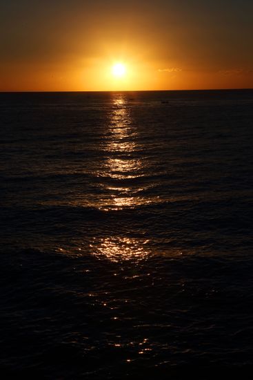 Looking Into Sun Sunrise Ortigia Sicily Editorial Stock Photo - Stock ...