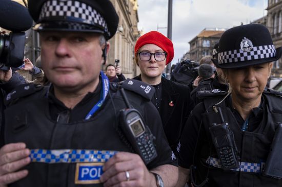 Nicholas Rossis Wife Miranda Knight Leaves Editorial Stock Photo ...