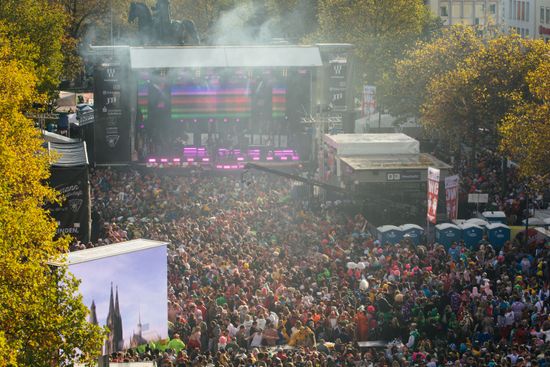 Crowd Carnival Revellers Seen Heumarkt Cologne Editorial Stock Photo ...