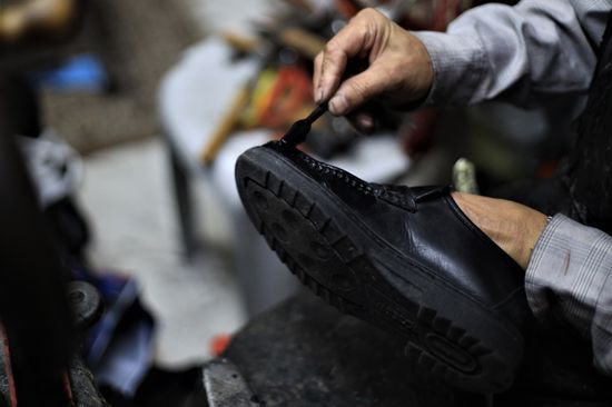 Shoe Mender Nabil Khuraim Performs His Editorial Stock Photo - Stock ...