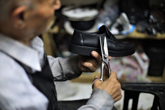 Shoe Mender Nabil Khuraim Performs His Editorial Stock Photo - Stock ...