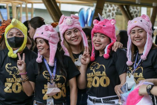 Zoo Employees Seen Manila Zoo Manila Editorial Stock Photo - Stock ...