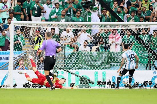 Emiliano Martinez Bottom Goalkeeper Argentina Fails Editorial Stock ...