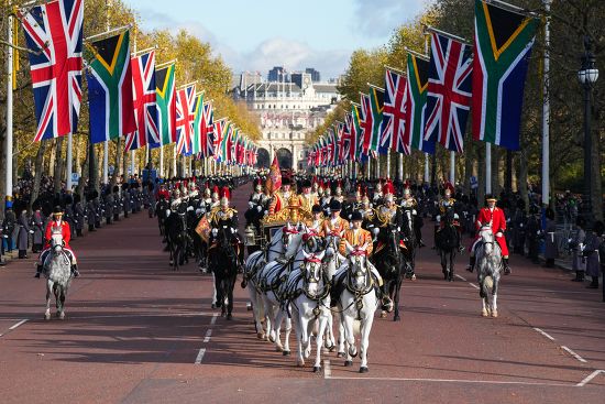 State Carriage Proceeds Along Mall Towards Editorial Stock Photo ...