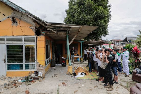Rescuers Villagers Perform Prayer Front Body Editorial Stock Photo ...