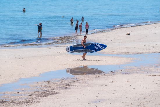 People Enjoy Hot Weather Sunshine Beach Editorial Stock Photo - Stock ...