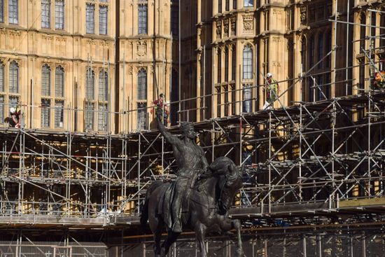 Workers Remove Scaffolding Parts Palace Westminster Editorial Stock ...