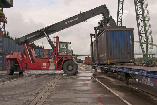 Container Terminal Kalmar Spreader Handles Containers Editorial Stock ...