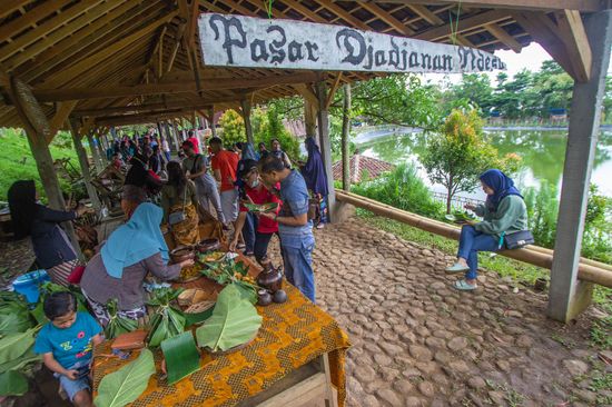 Tourists Visit Pasar Jajanan Ndeso Traditional Editorial Stock Photo ...