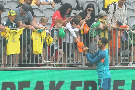 Mitchell Starc Australia Signs Autographs Young Editorial Stock Photo ...