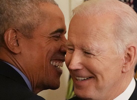 Former President Barack Obama Hugs President Editorial Stock Photo ...