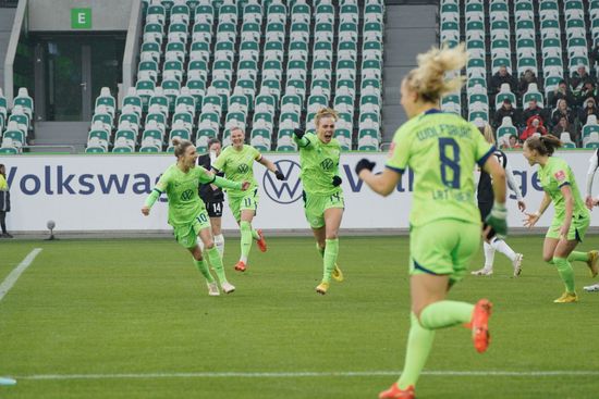 Jill Roord 14 Wolfsburg Svenja Huth Editorial Stock Photo - Stock Image ...