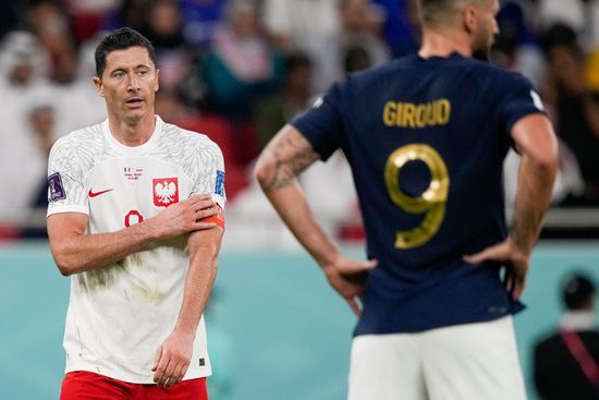 Robert Lewandowski Poland Adjusts Captains Armband Editorial Stock ...