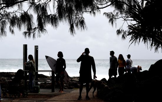 People Observe Large Swell Snapper Rocks Editorial Stock Photo - Stock ...