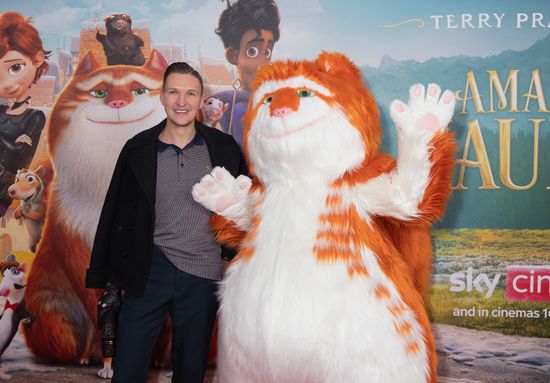 Chris Kowalski Maurice Cat Attends Amazing Editorial Stock Photo ...