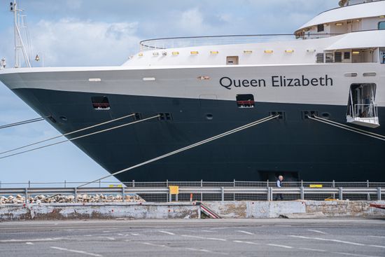 Queen Elizabeth Luxury Cruise Ship Operated Editorial Stock Photo ...