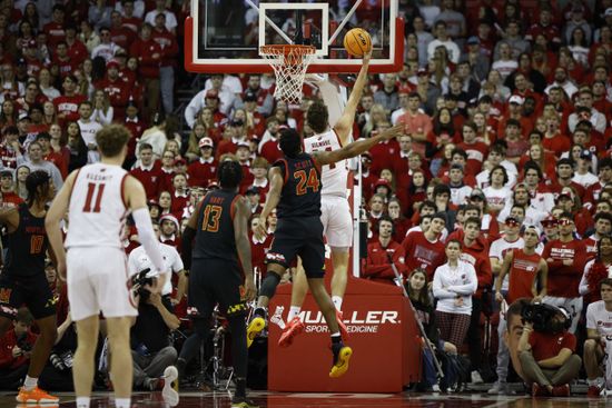 Wisconsin Badgers Forward Carter Gilmore 14 Editorial Stock Photo ...