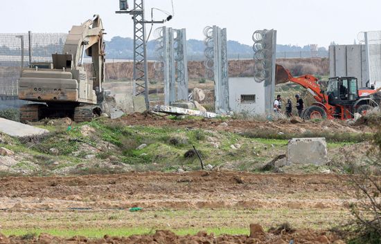 Israeli Workers Work Near Border Gaza Editorial Stock Photo - Stock ...