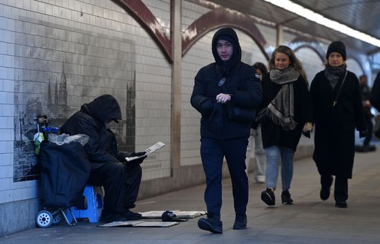 Pedestrians Walk Past Homeless Man Central Editorial Stock Photo ...