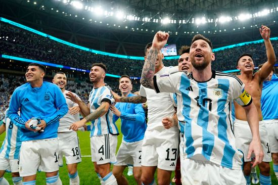 Lionel Messi Argentina Players Celebrating Victory Editorial Stock ...