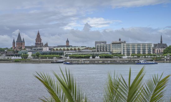 Rhine City Panorama Rhine Bank Mainz Editorial Stock Photo - Stock ...