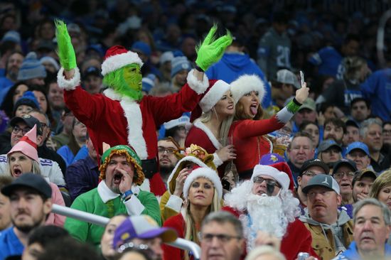 Fans Dressed Grinch Mrs Clouse Seen Editorial Stock Photo - Stock Image ...