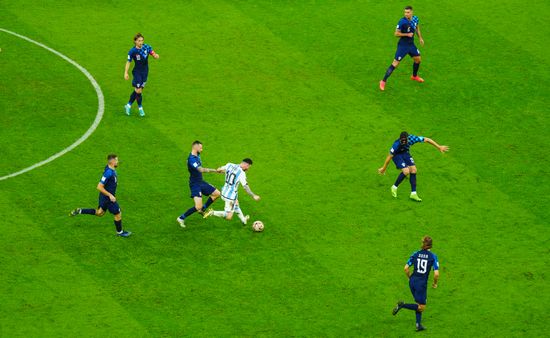 Lionel Messi Argentina Surrounded Croatian Players Editorial Stock ...