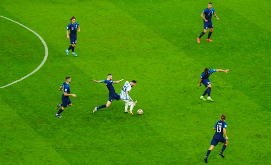 Lionel Messi Argentina Surrounded Croatian Players Editorial Stock ...