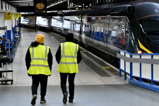 London Euston Station Platform During First Editorial Stock Photo ...
