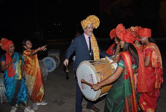 Foreign Delegate Wearing Traditional Turban Headgear Editorial Stock ...