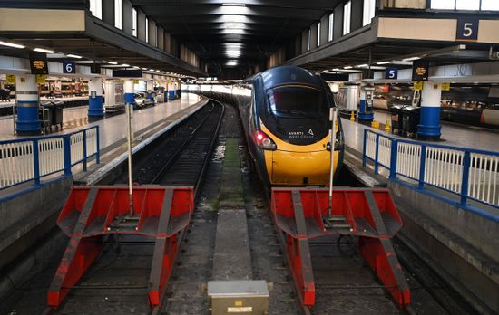 Empty Platforms Euston Station London Britain Editorial Stock Photo ...