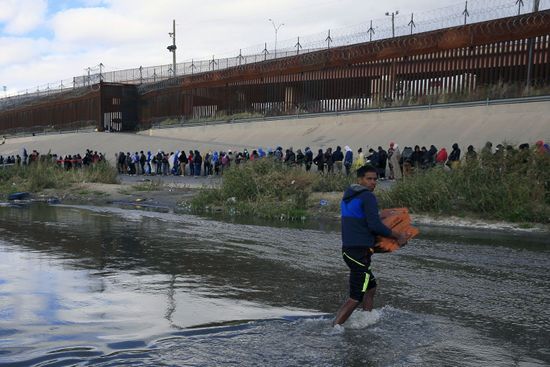 Venezuelan Migrants Cross Rio Grande Sell Editorial Stock Photo Stock