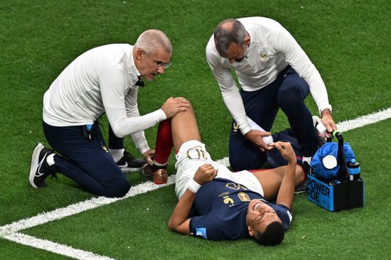 Medical Staff Check On Kylian Mbappe Editorial Stock Photo - Stock ...