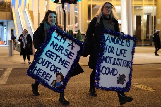 Nurses Picket Line Outside Guys Hospital Editorial Stock Photo - Stock ...