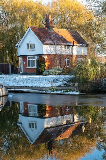 Ice On River Thames Boveney Lock Editorial Stock Photo - Stock Image ...