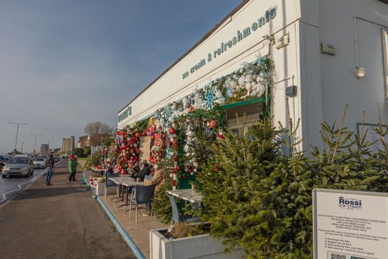 Rossis Ice Cream Parlour On Seafront Editorial Stock Photo - Stock ...