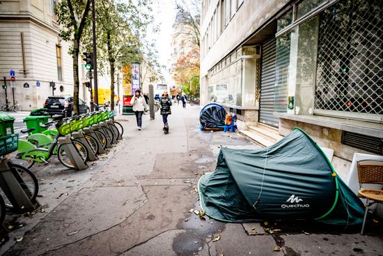 Vagrant Homeless Live On Street Paris Editorial Stock Photo - Stock ...