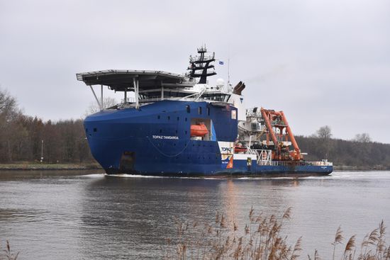 Offshore Supply Vessel Topaz Tangaroa Sails Editorial Stock Photo ...