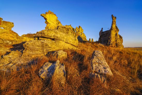 Savannah Huge Rock Formations Sunset Isalo Editorial Stock Photo ...