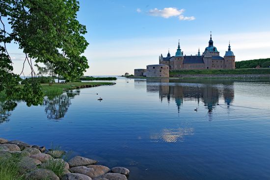 Kalmar Castle Reflected Water Renaissance Castle Editorial Stock Photo ...