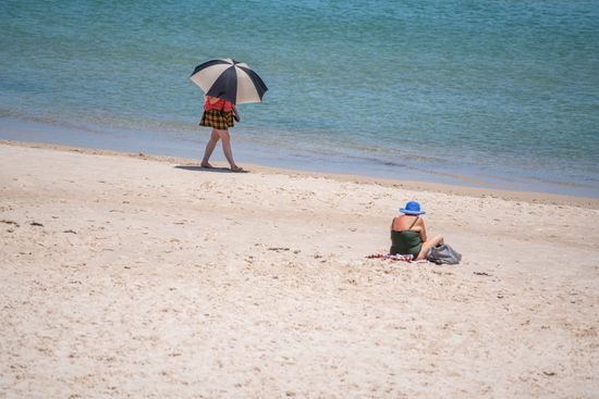 People Enjoying Hot Weather Beach Adelaide Editorial Stock Photo ...