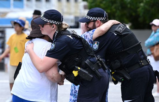 Members Public Seen Consoling Queensland Police Editorial Stock Photo ...
