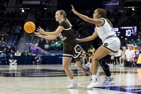 Western Michigan Guard Alli Carlson 12 Editorial Stock Photo - Stock ...