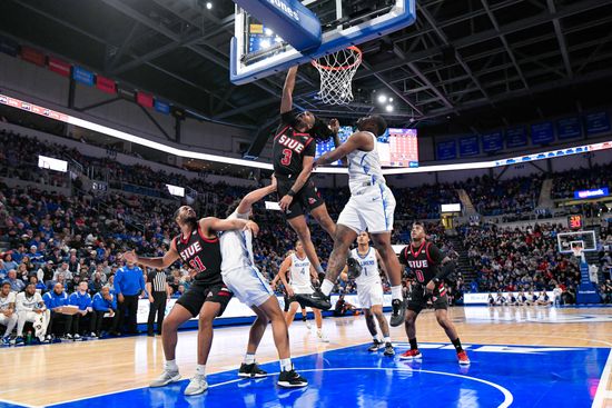 Siu Edwardsville Cougars Guard Raysean Taylor Editorial Stock Photo ...