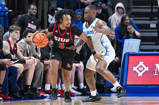 Siu Edwardsville Cougars Guard Raysean Taylor Editorial Stock Photo ...