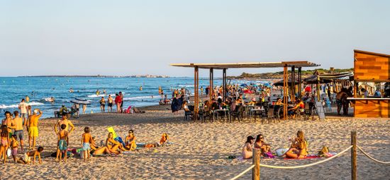Elche Beach Large Group People Tourists Editorial Stock Photo - Stock ...