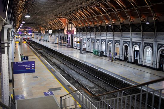 Quiet Platforms Paddington Station London Rail Editorial Stock Photo ...